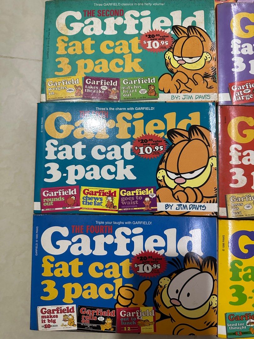 Garfield comic bundle, Hobbies & Toys, Books & Magazines, Comics ...