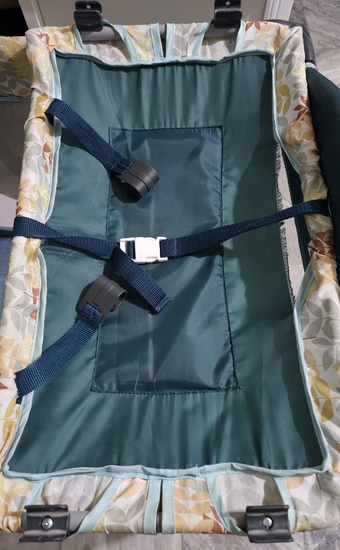 Giant Carrier Crib Pack and Play on Carousell