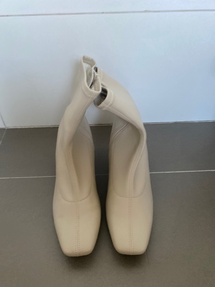 GU Boot, Women's Fashion, Footwear, Boots on Carousell