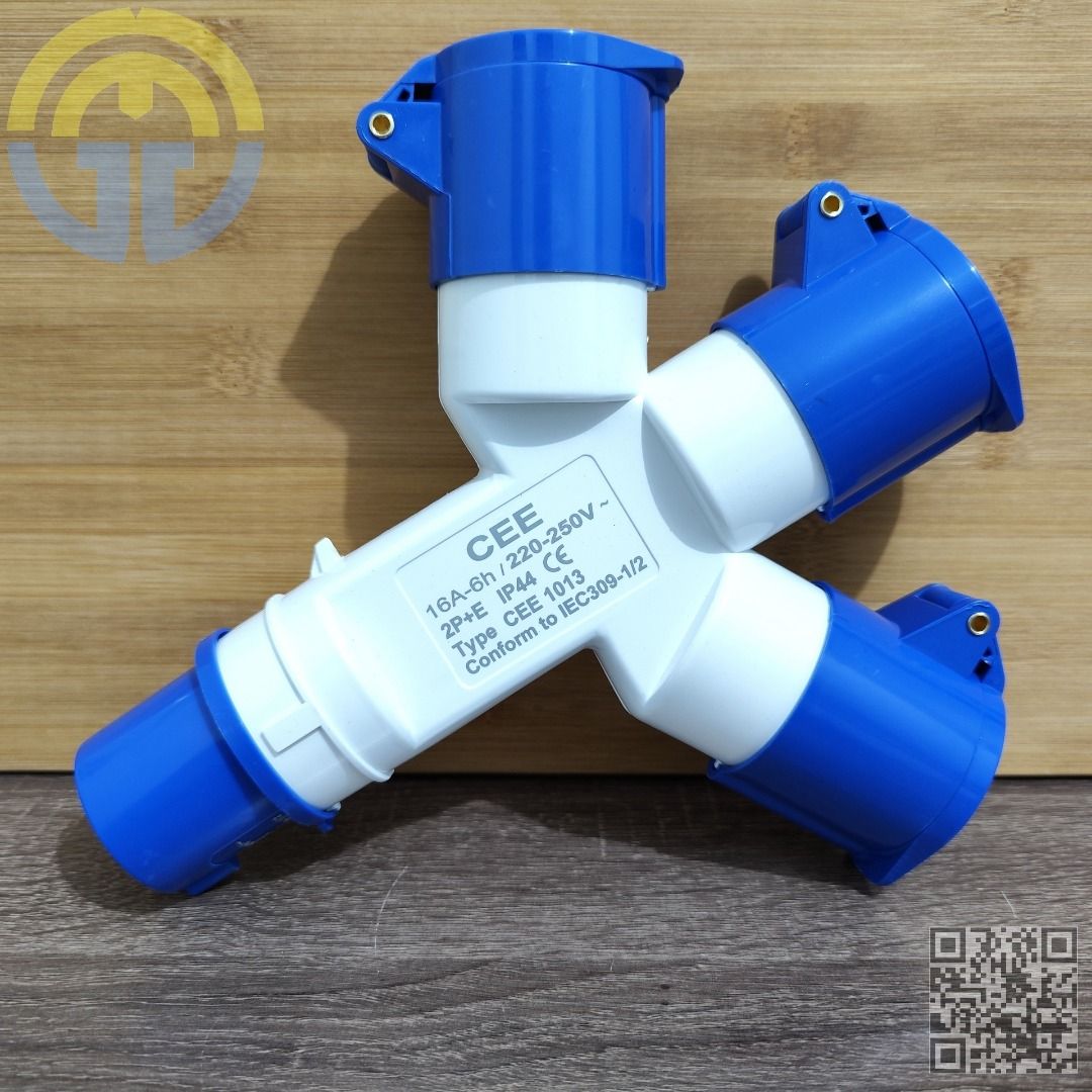 Heavy Duty IP44 IP67 Waterproof Industrial Surface Socket Plug Splitter 16A 32A-6h 250V 2P+E CEE ...