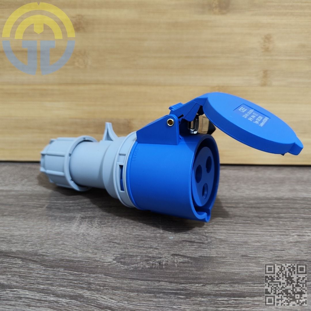 Heavy Duty IP44 IP67 Waterproof Industrial Surface Socket Plug Splitter 16A 32A-6h 250V 2P+E CEE ...