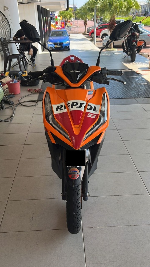 HONDA VARIO REPSOL 150 2020 (LOW DEP), Motorbikes on Carousell