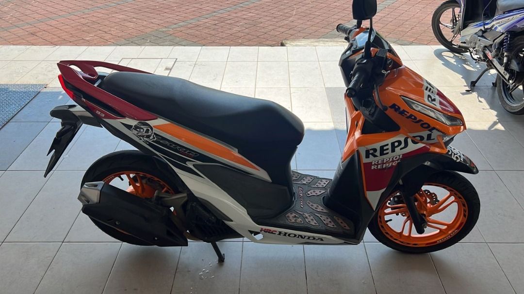 HONDA VARIO REPSOL 150 2020 (LOW DEP), Motorbikes on Carousell
