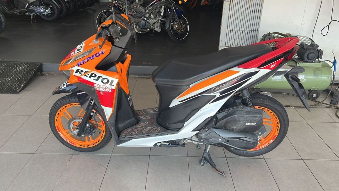 HONDA VARIO REPSOL 150 2020 (LOW DEP), Motorbikes on Carousell