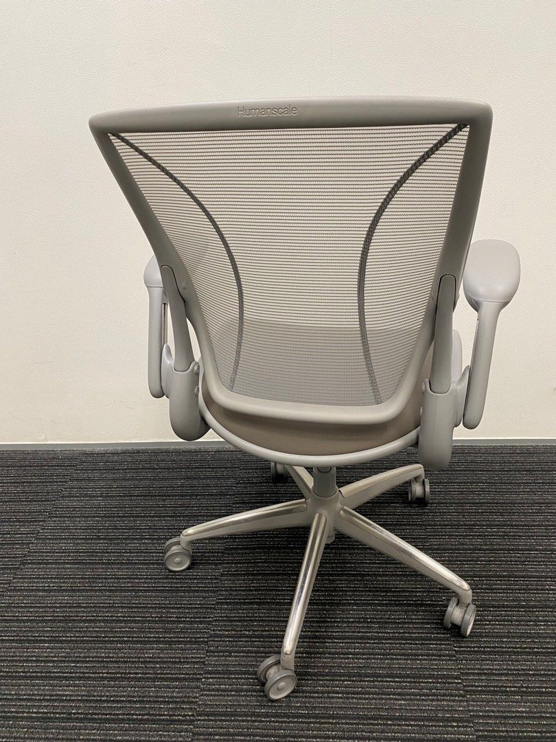 辦公室椅/Humanscale Diffrient World, 傢俬＆家居, 傢俬, 椅子 - Carousell