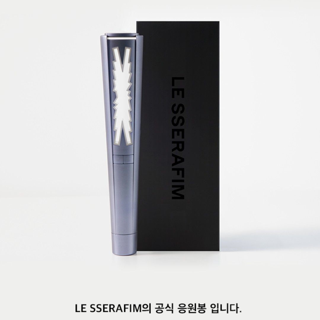 LE SSERAFIM OFFICIAL LIGHT STICK, Hobbies & Toys, Memorabilia ...