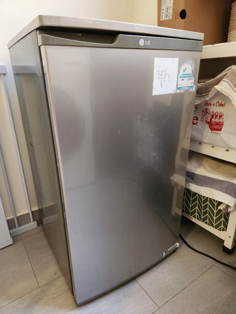 LG 94L mini fridge bar fridge with built in freezer compartment, TV ...