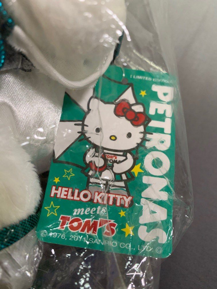 Limited ed Hello Kitty (tom’s Petronas), Hobbies & Toys, Toys & Games ...