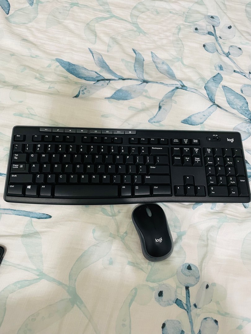 Logitech Mouse And Keyboard USB Computers Tech Parts Accessories Computer Keyboard On