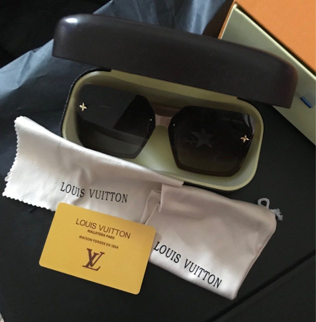LV kacamata, Fesyen Pria, Aksesoris, Kacamata di Carousell