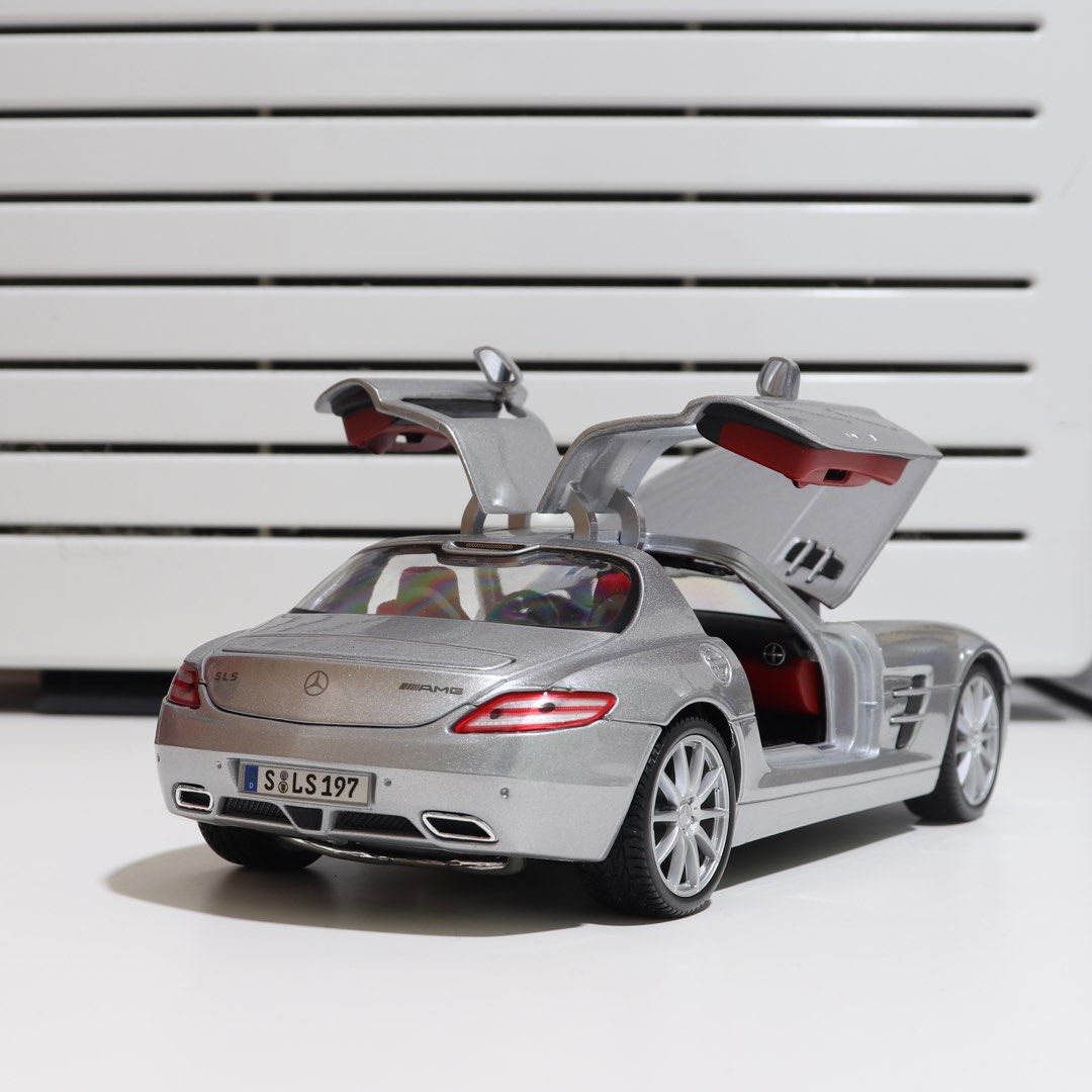 Maisto 1/18 Mercedes Benz SLS AMG, Hobbies & Toys, Toys & Games on ...