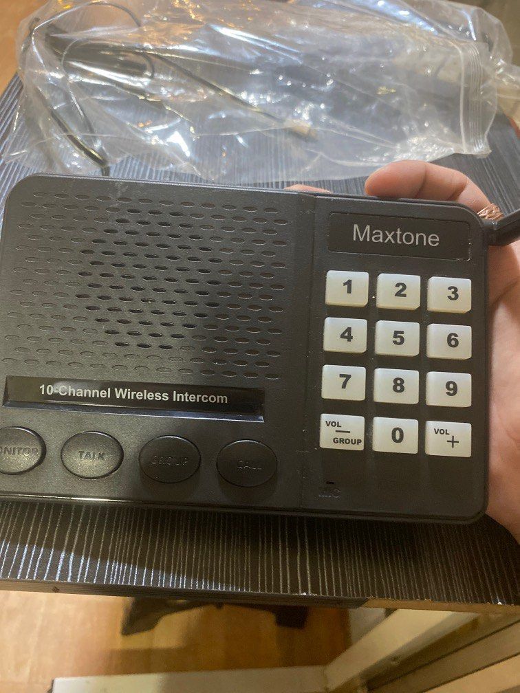Maxtone 10 channel wireless intercom, Mobile Phones & Gadgets, Walkie ...