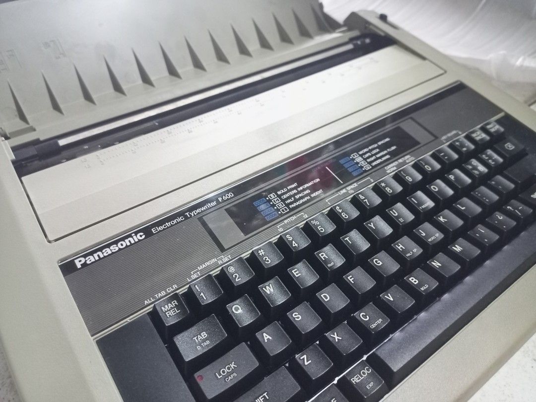 Mesin Tik Elektronik/Digital - Panasonic Electronic Typewriter P600 ...