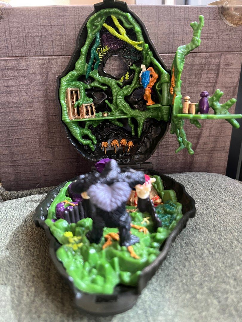 Mighty Max tangles with the Ape King, Hobbies & Toys, Toys & Games on ...