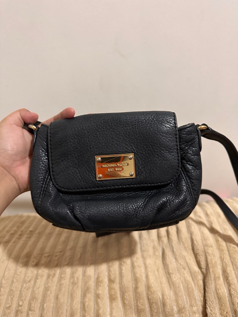 MK MICHAEL KORS MICRO SLING BAG on Carousell