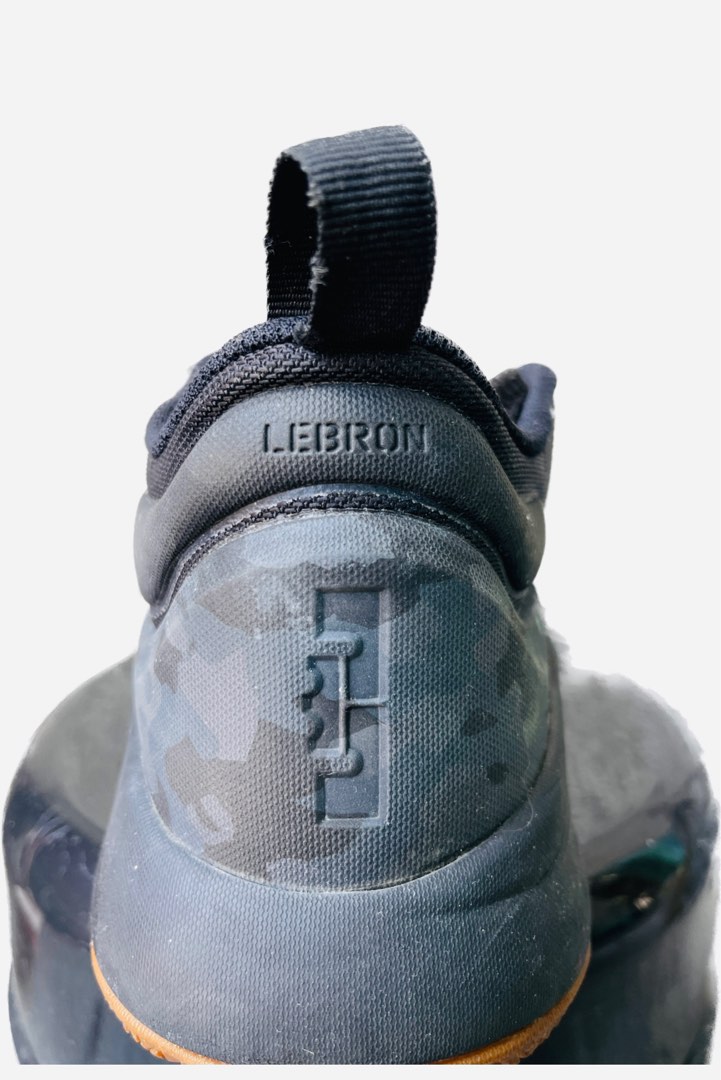 NIKE - LEBRON WITNESS 2, Men's Fashion, Footwear, Sneakers on Carousell
