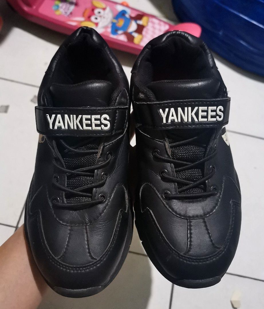 ORIG MLB X DISNEY YANKEES SHOES on Carousell