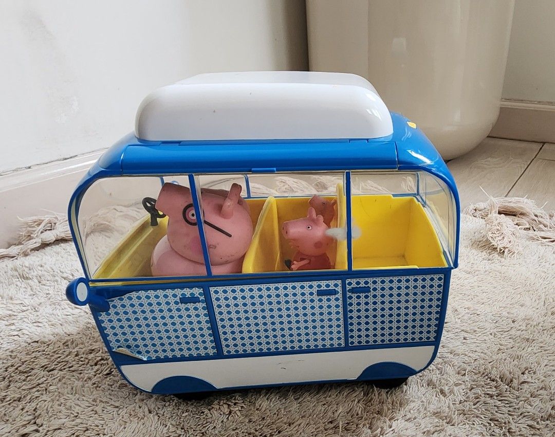 PEPPA PIG beach camper van (family characters included), Hobbies & Toys ...