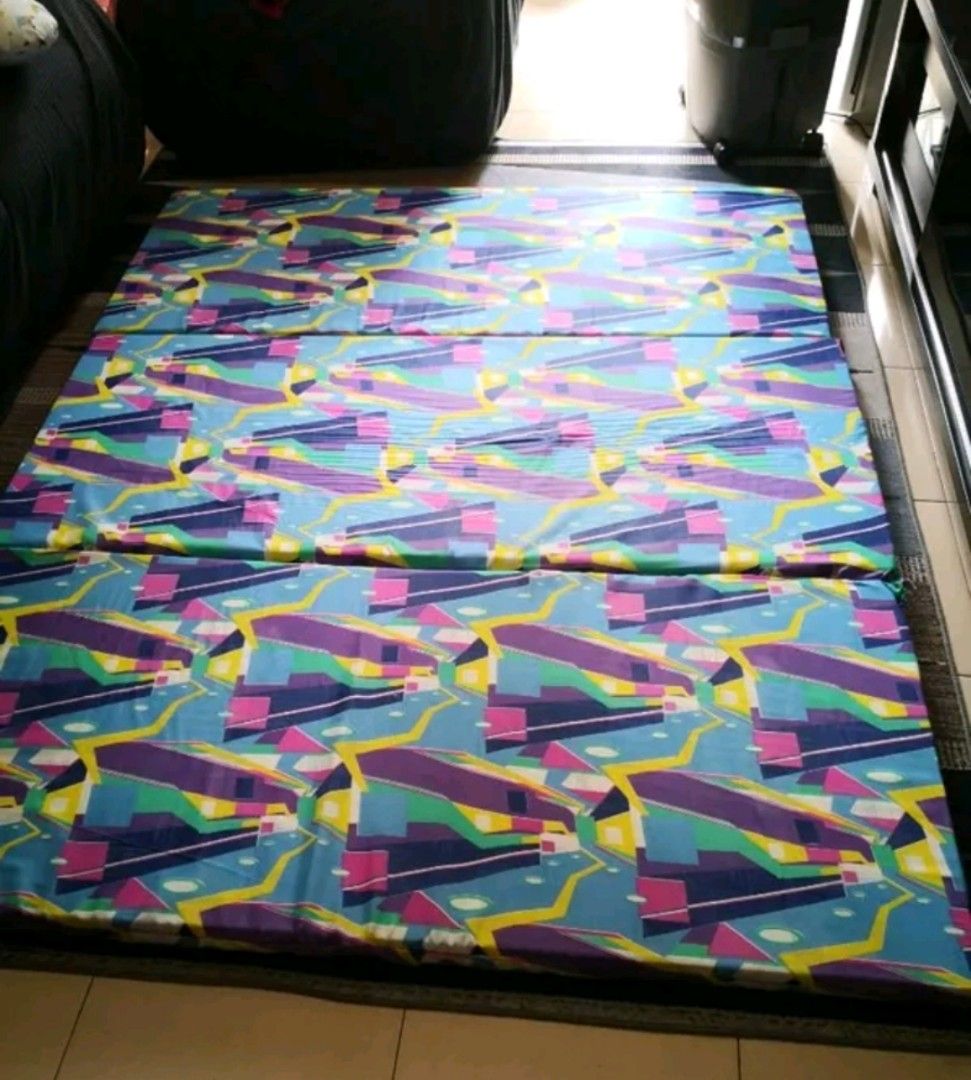 (Queen size) Tilam Lipat, Furniture & Home Living, Furniture, Bed ...