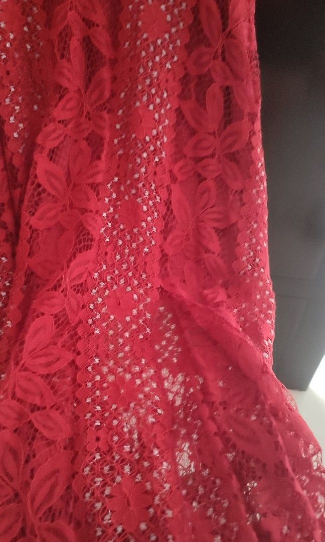 Red Sabrina, Fesyen Wanita, Pakaian Wanita, Gaun & Rok di Carousell