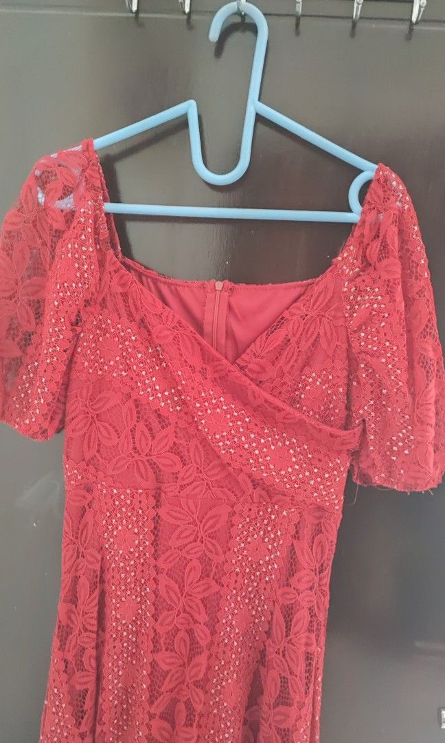 Red Sabrina, Fesyen Wanita, Pakaian Wanita, Gaun & Rok di Carousell