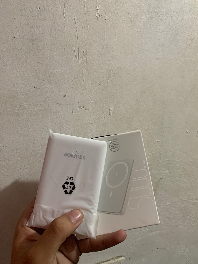 ROMOSS MAGSAFE BATTERY PACK, Mobile Phones & Gadgets, Mobile & Gadget ...