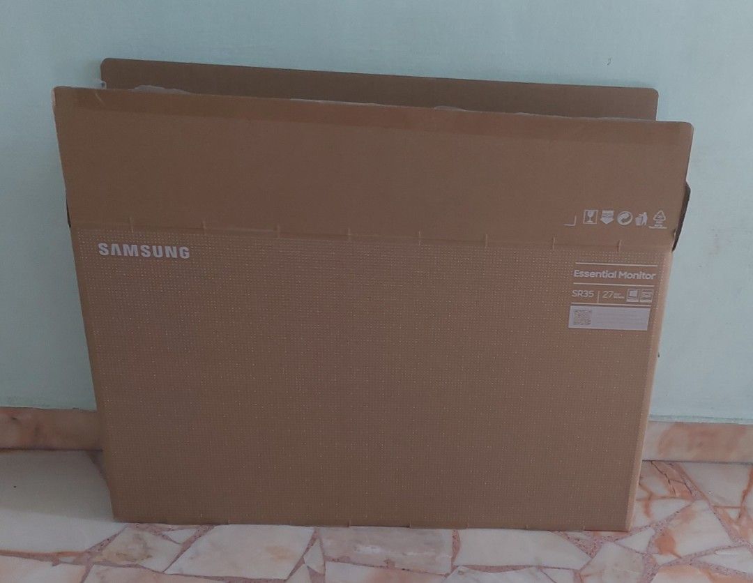 Samsung 27" monitor box (empty), Computers & Tech, Parts & Accessories ...