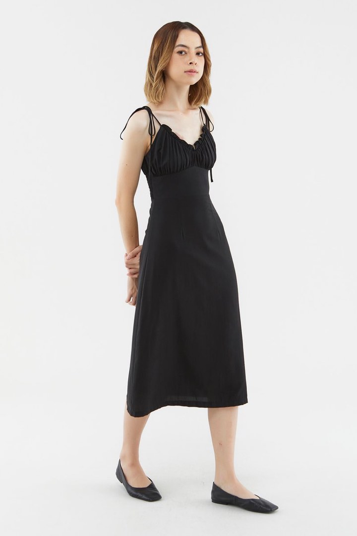 shalynn ruched-front dress (black), Women's Fashion, Dresses & Sets ...