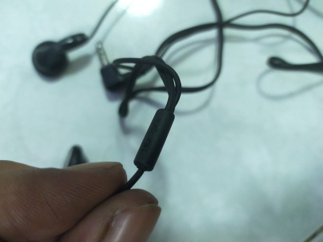 sony mdr- e741 earphones, Audio, Earphones on Carousell
