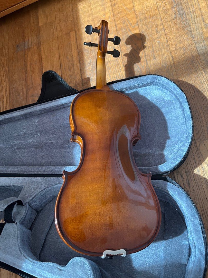 Synwin violin 1/2, Hobbies & Toys, Music & Media, Musical Instruments on Carousell