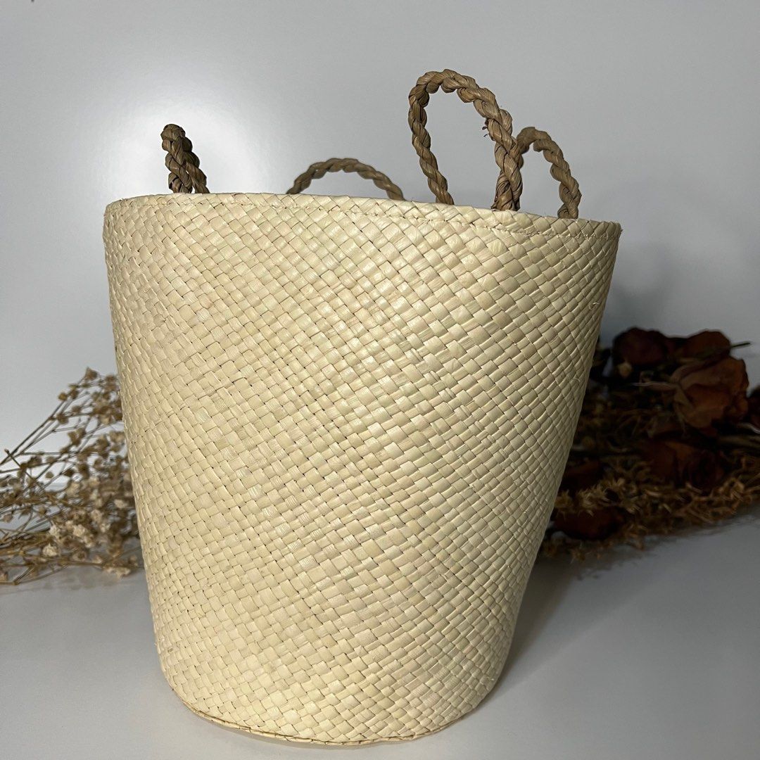 Tas Anyaman Keranjang Rotan, Fesyen Wanita, Tas & Dompet di Carousell