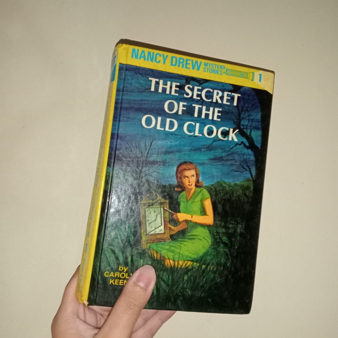 The Secret of the Old Clock hardcover book by Nancy Drew on Carousell