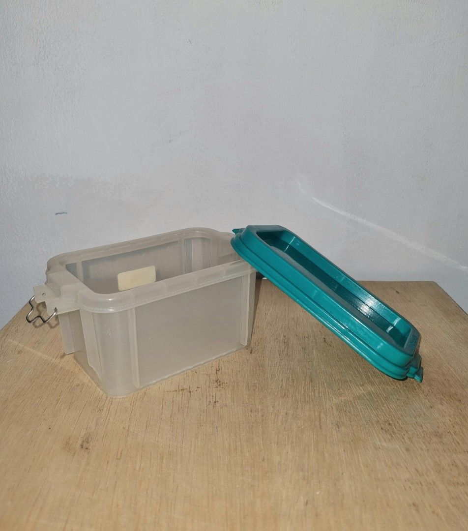 Toples kotak kecil, Kitchen & Appliances di Carousell