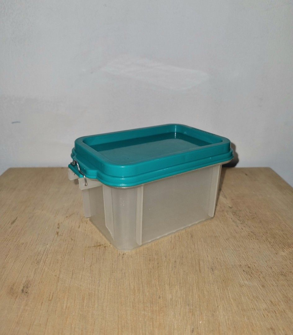 Toples kotak kecil, Kitchen & Appliances di Carousell