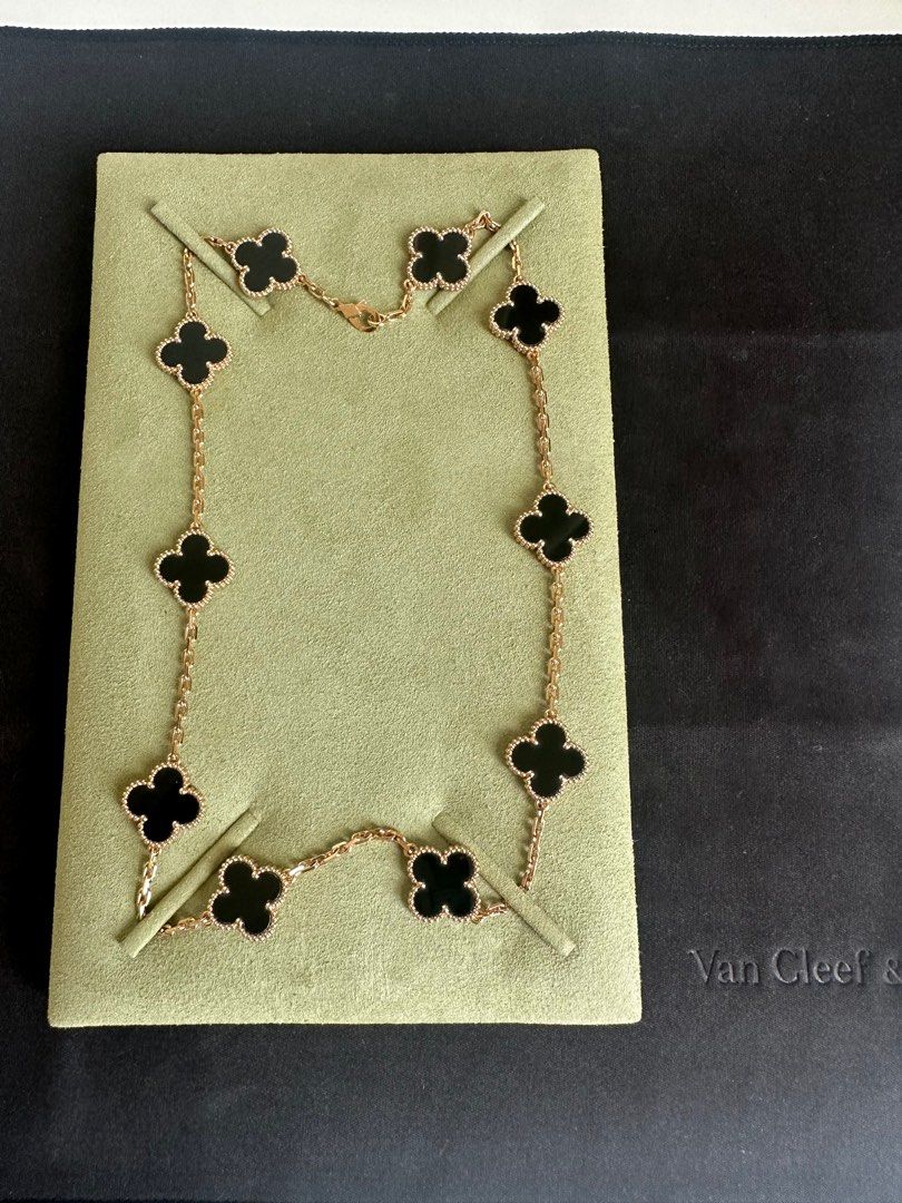 VCA 10 Motifs Alhambra, Luxury, Accessories on Carousell