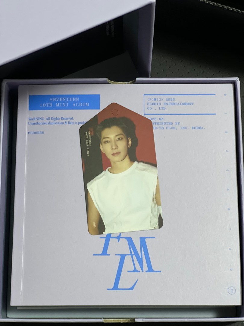 [WTS] SEVENTEEN FML album Deluxe Ver, Hobbies & Toys, Memorabilia & Collectibles, K-Wave on ...