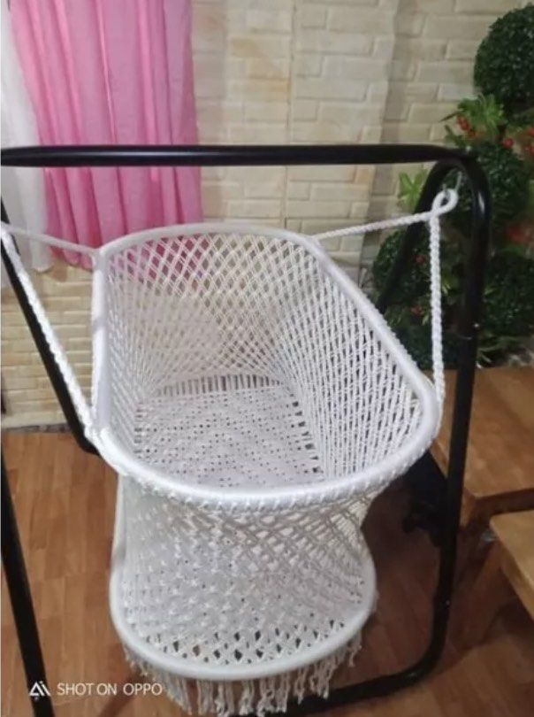 XL White Duyan (pino and masinsin) no stand included on Carousell