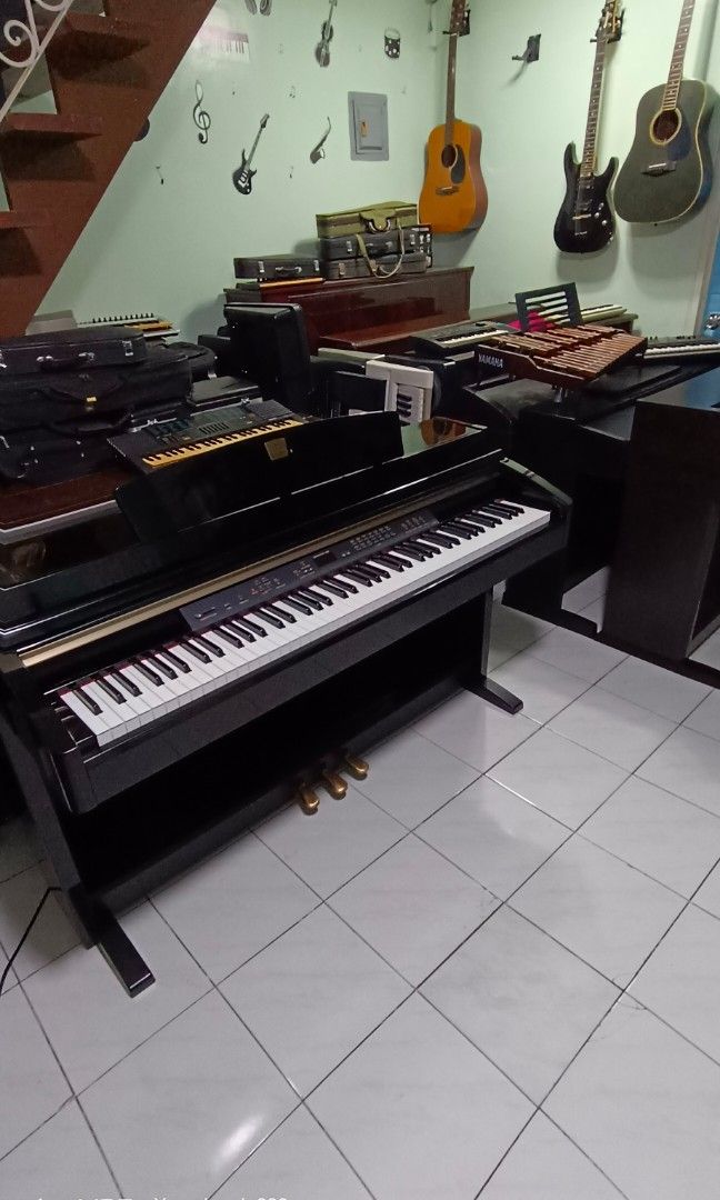 Yamaha clavinova clp230 polished ebony finish digital piano, Hobbies & Toys, Music & Media ...