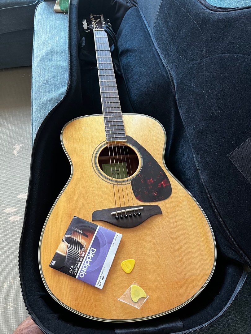 Yamaha FS820 Guitar, Hobbies & Toys, Music & Media, Musical Instruments ...