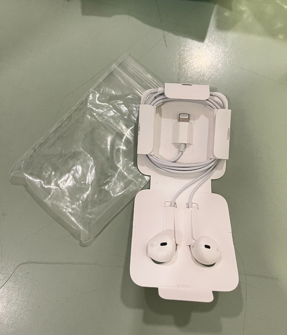 Original Apple earpods/earpiece with lightning connector, Audio ...