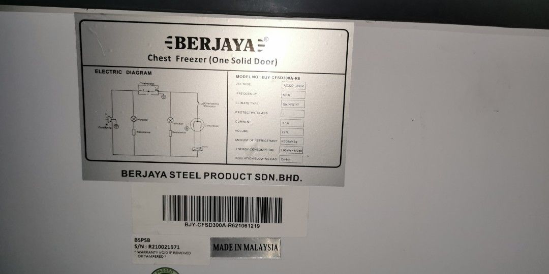 Berjaya 300L chest freezer, TV & Home Appliances, Kitchen Appliances ...
