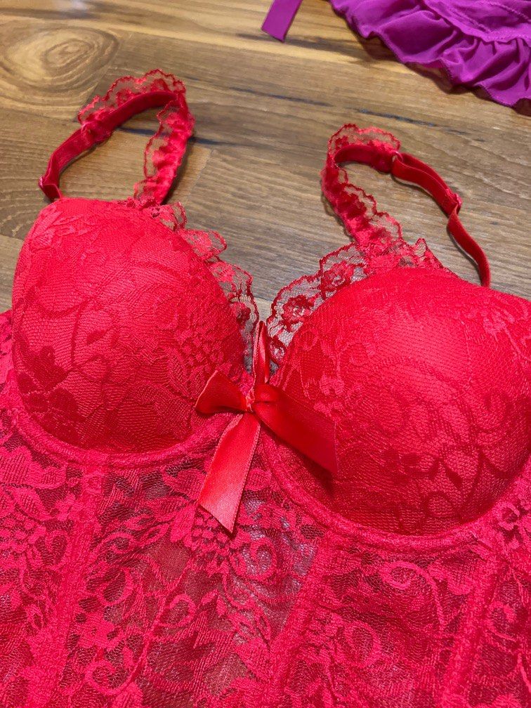 Brand new! Sexy lingerie corset set, attached padded bra, Women's Fashion, New Undergarments ...