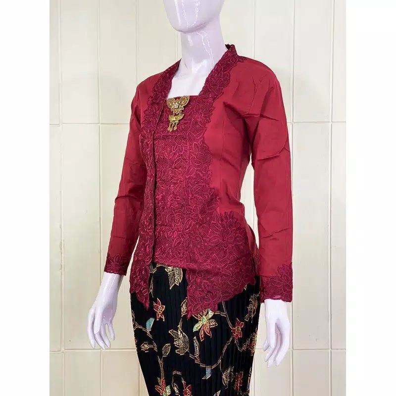 Classic Kebaya Top, Women's Fashion, Dresses & Sets, Traditional ...