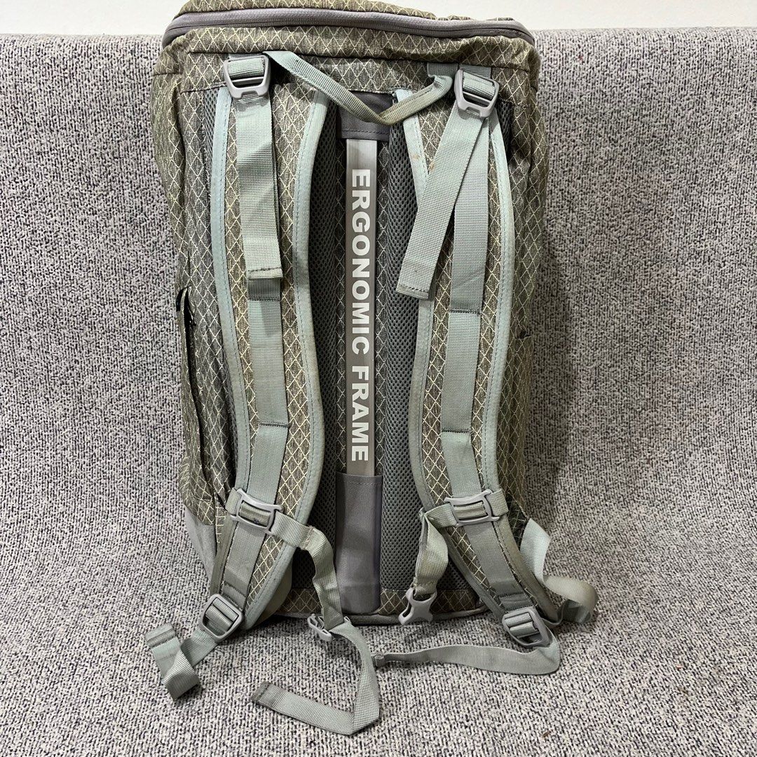 Coleman carrier ergonomic frame, Fesyen Pria, Tas & Dompet , Ransel di ...