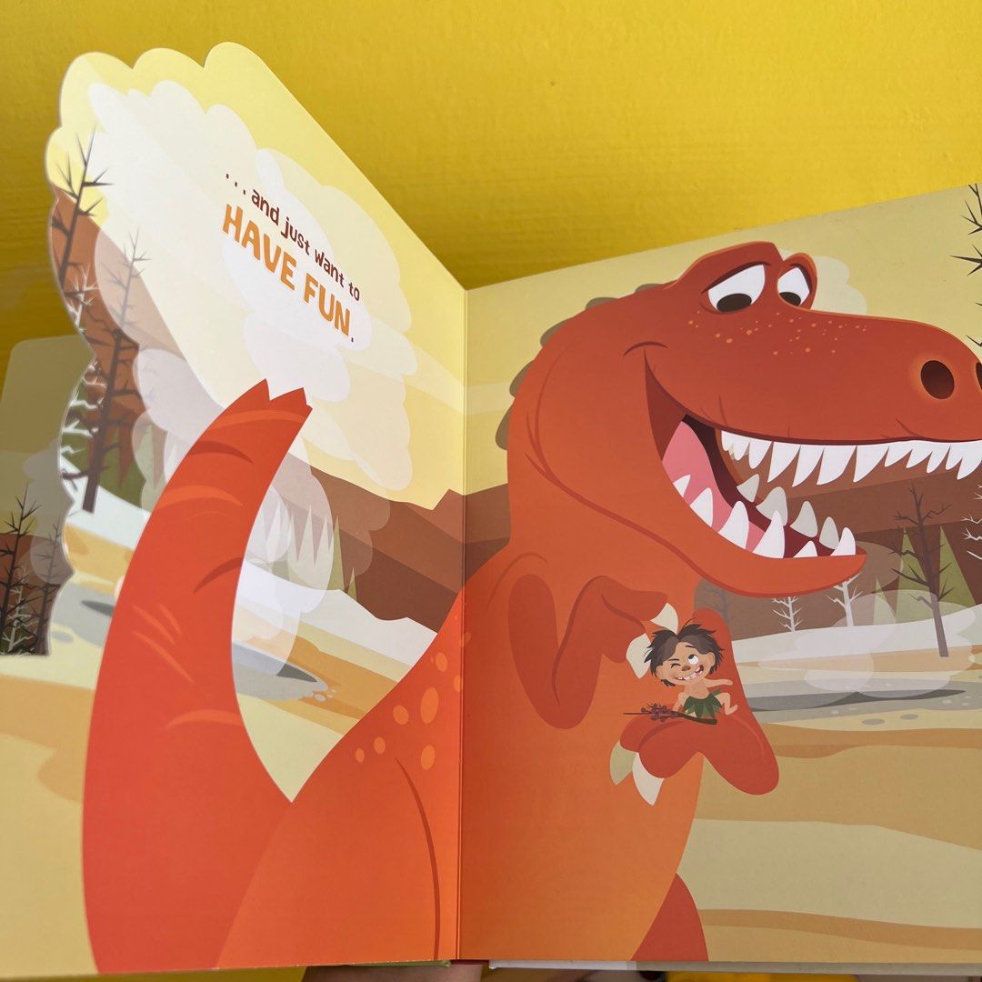 Disney Pixar : The Good Dinosaur : A Berry for Arlo, Hobbies & Toys ...