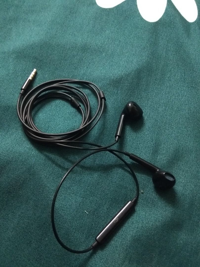 Earpiece, Audio, Earphones on Carousell