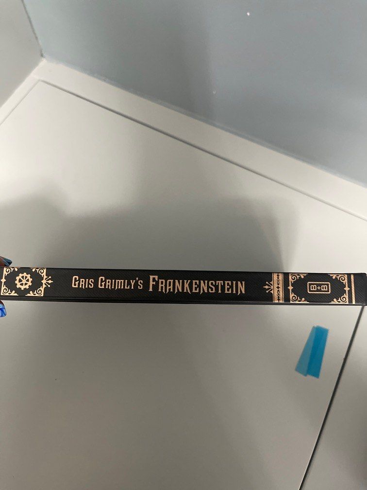 Gris Grimlys Frankenstein Graphic Novel, 興趣及遊戲, 書本 & 文具, 小說 & 故事書 ...
