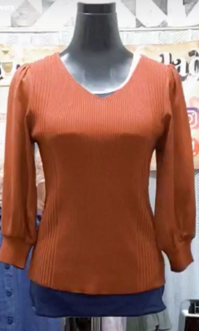Gu japan uniqlo top, Women's Fashion, Tops, Blouses on Carousell