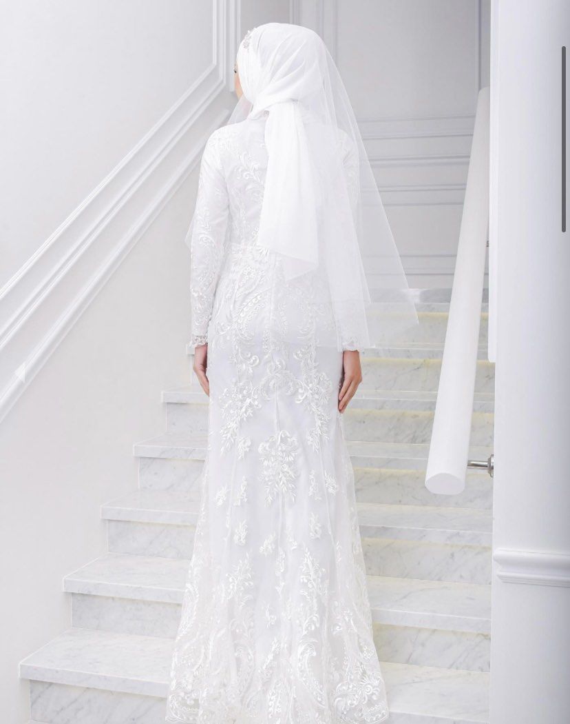 Hijabistahub Karina Dress(minor defect), Women's Fashion, Dresses & Sets, Dresses on Carousell