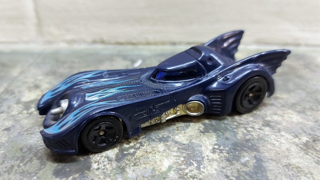 Hot Wheels Mainline Series '89 (BLUE) BATMOBILE WITH FLAMES, Hobbies ...